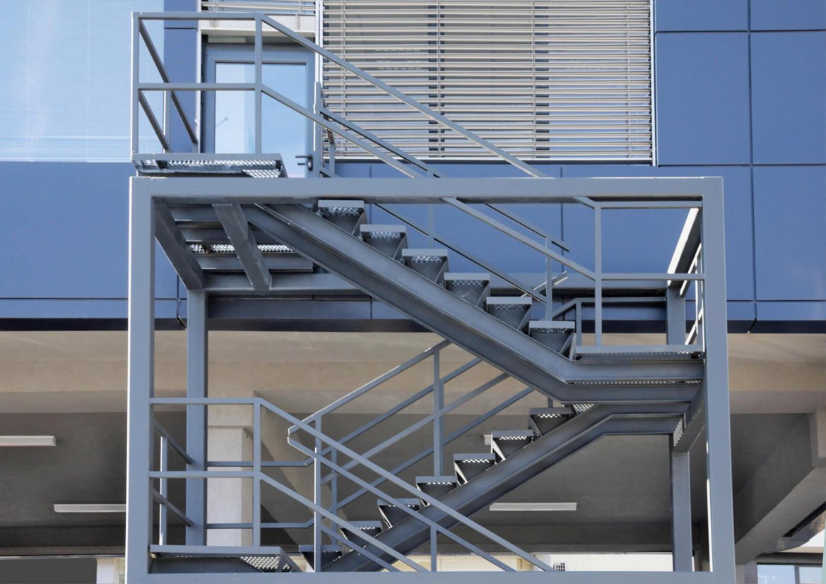 Staircase Design and Construction - AL ARBAH AL SWDA Building ...